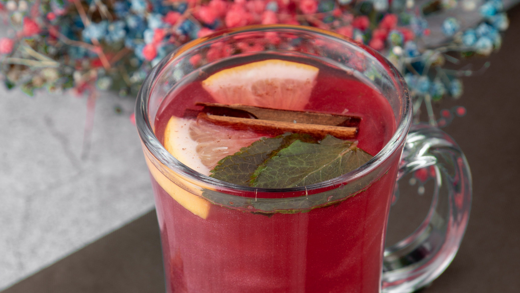 Hydrating & Delicious Skinny Red Iced Tea